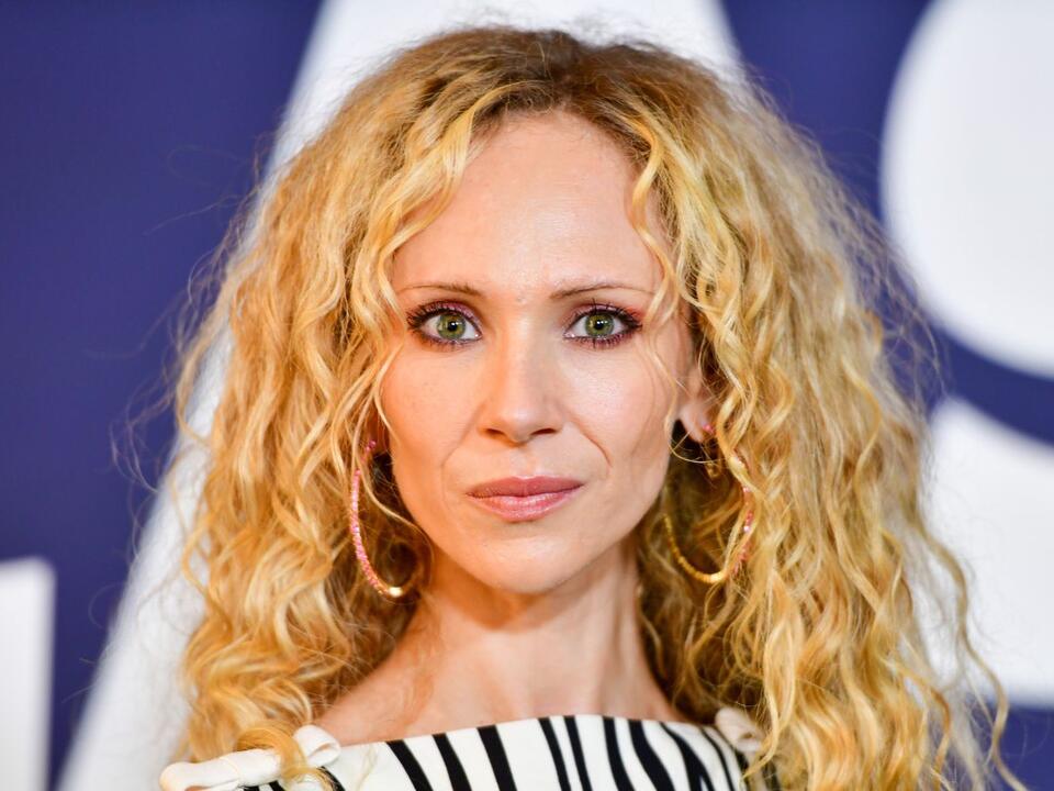 Juno Temple uses one color to create her own twist on maximalism – her ...