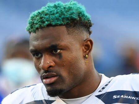 49ers long snapper trolled DK Metcalf in sign language after game