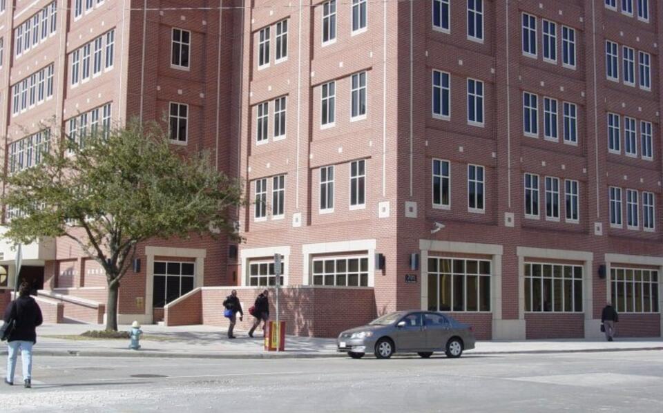 Capital murder suspect mistakenly released from the Harris County Jail ...