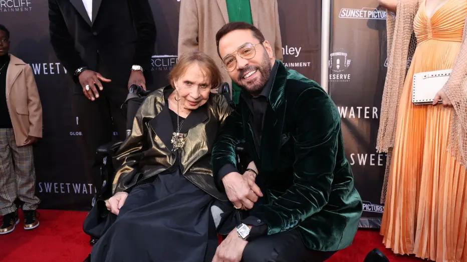 Joyce Piven, co-founder of Piven Theatre in Evanston, mother of Jeremy ...