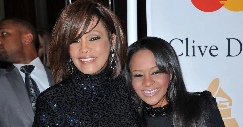 EXCLUSIVE: Whitney Houston and Tragic Daughter Bobbi Brown MURDER Fears ...