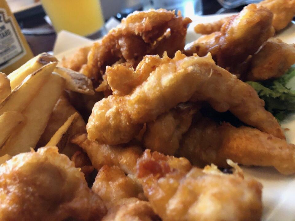 The Chicken Tender Spot People Drive Miles for in Illinois - NewsBreak