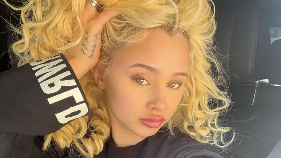 Alabama Barker Poses in Tiny Top That Looks Like Just a Belt - NewsBreak