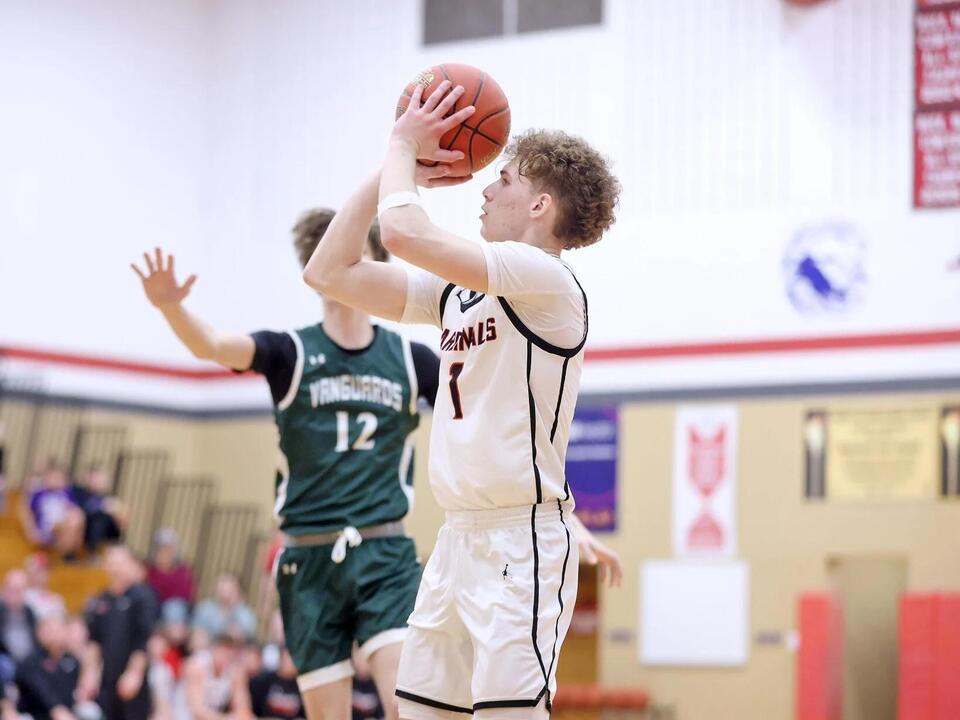 Cullen Walker hangs 40 points on Wisconsin Heights to lead Brodhead to ...