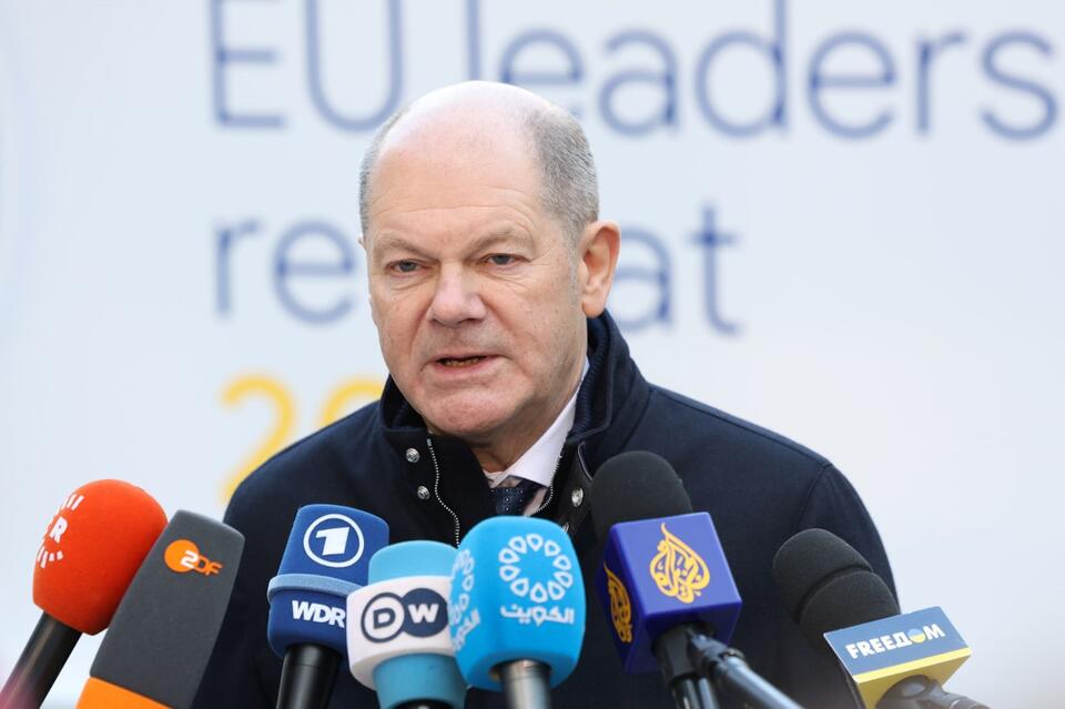 Pressure mounts on EU leaders to break deadlock on defence - NewsBreak