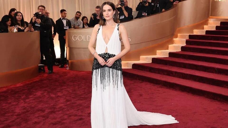 Golden Globes red carpet arrivals: 'Heated Rivalry,' Nikki Glaser ...