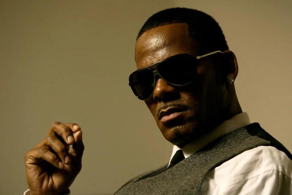 R. Kelly Cries For Commissary Coins On Chris Brown’s “Residuals” Cover ...