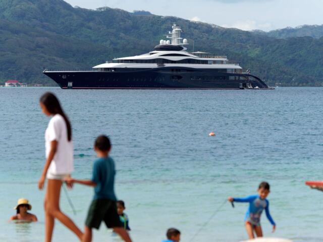 Nolte: Mark Zuckerberg’s $300M Yacht Proves He’s Not Worried About ...