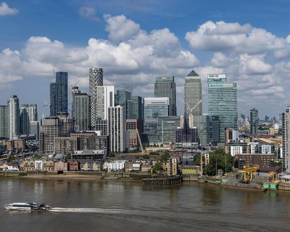 UK long-term borrowing costs on brink of 27-year high; gold price hits ...