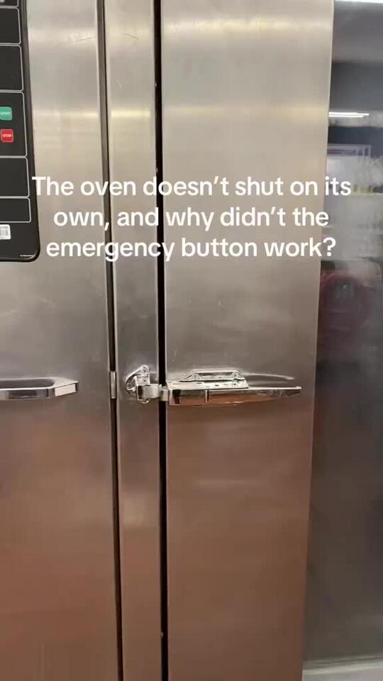 who Cooked the Walmart employee?? 🤔🤔the oven doesn't even shut the door ...