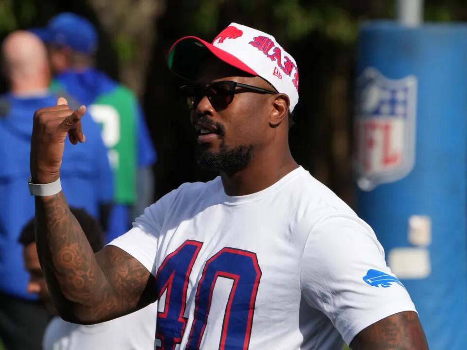 Buffalo Bills star Von Miller turns himself in to police after ...