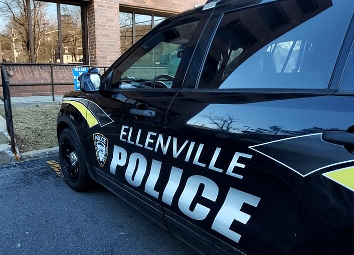 Ulster Sheriff’s crisis negotiator talks barricaded man with shotgun ...