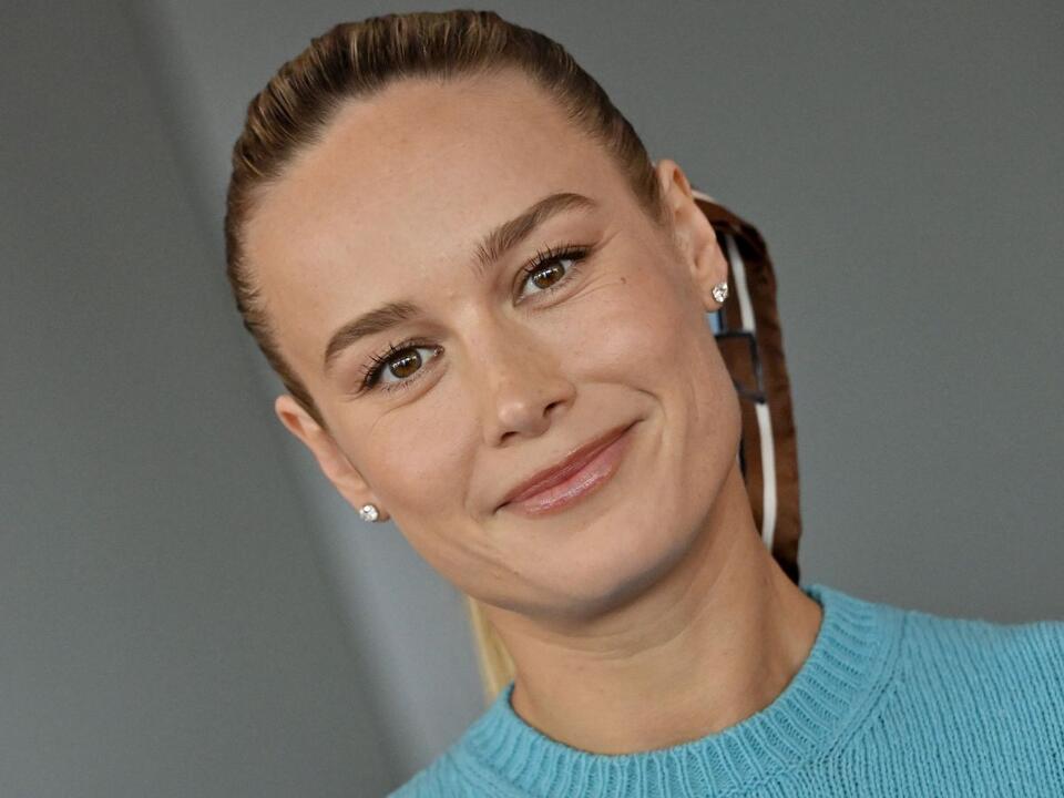 Brie Larson strategically uses plants to make a nature-inspired wall ...