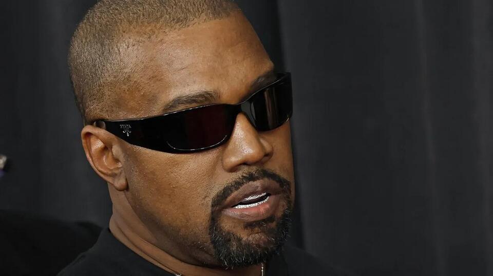 Kanye West drops bizarre Yeezy Super Bowl ad after splurging on teeth ...