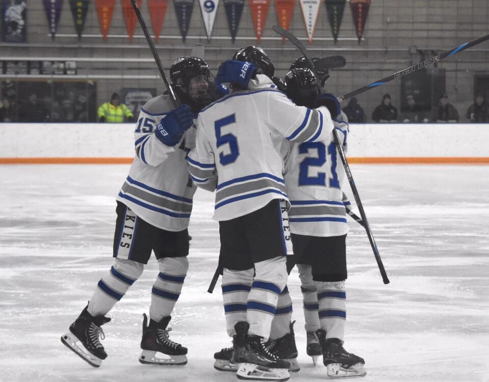 Huskies beat Spartans in 1-0 defensive battle at home - NewsBreak