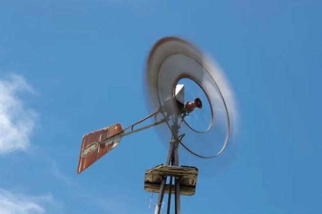 65 MPH Winds Possible Friday In SE Wyoming - NewsBreak