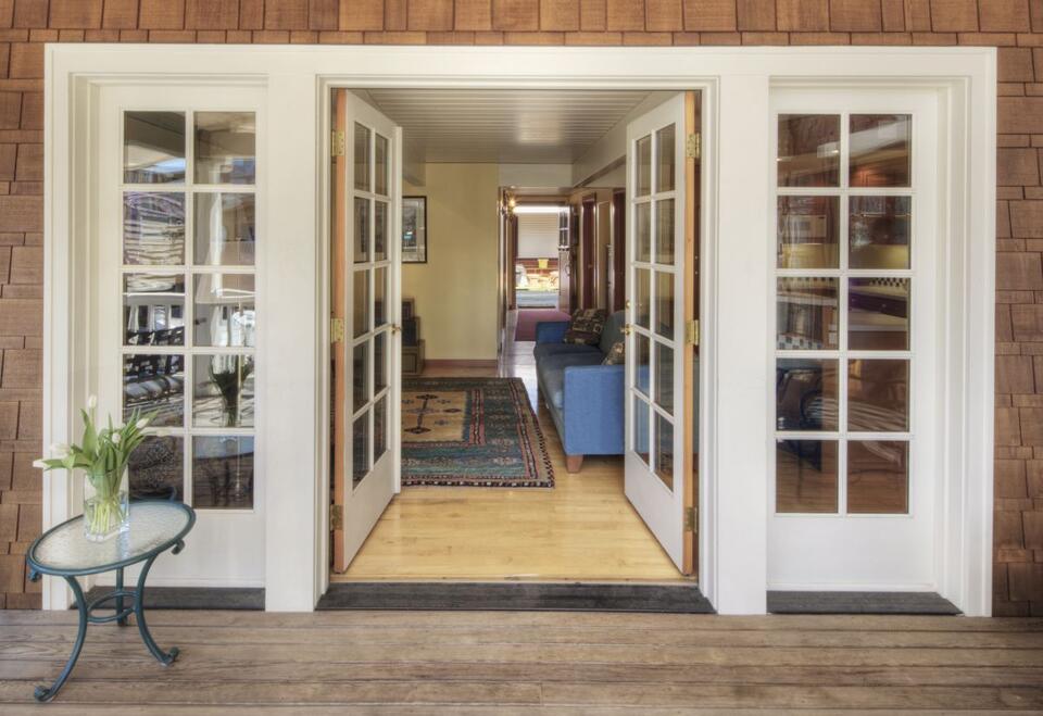 10 Front Door Styles I’m Avoiding This Year (And What I’m Choosing ...