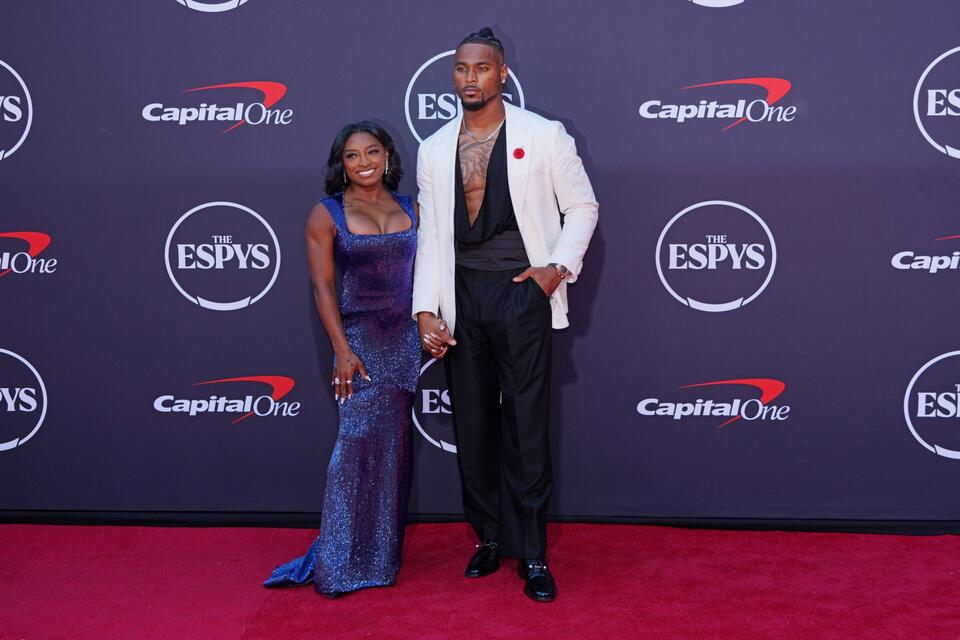 Jonathan Owens’ Wife Simone Biles Hits Back at Donald Trump’s Viral ...