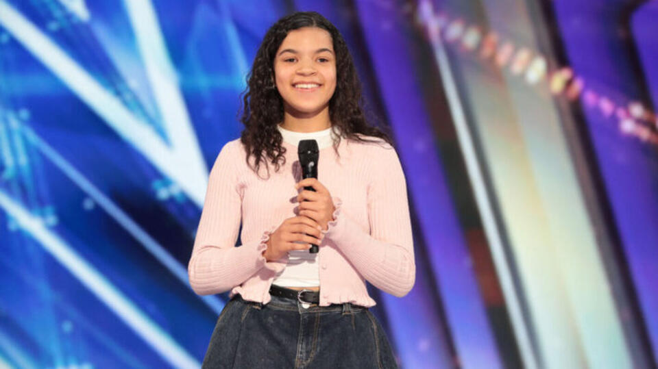 Meet ‘AGT’s Teen Singer Who Got Simon Cowell’s Golden Buzzer - NewsBreak