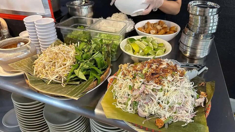 An All You Can Eat Vietnamese Buffet Is Drawing Big Crowds In Pinellas