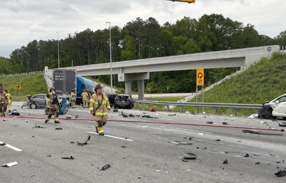 Death toll up to two after fiery 7 vehicle crash on Sunday afternoon ...