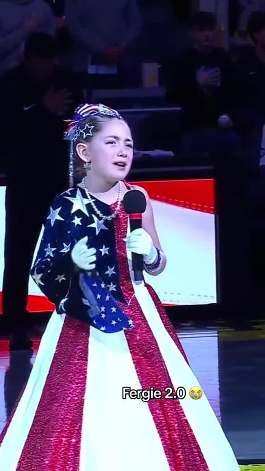 8-year-old Kinsley Murray has gone viral for her performance of the US ...