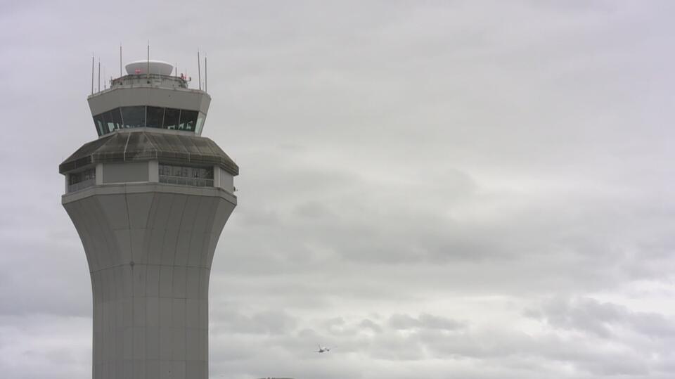 ‘Little bit nervous’: PDX travelers brace for FAA’s flight reductions ...