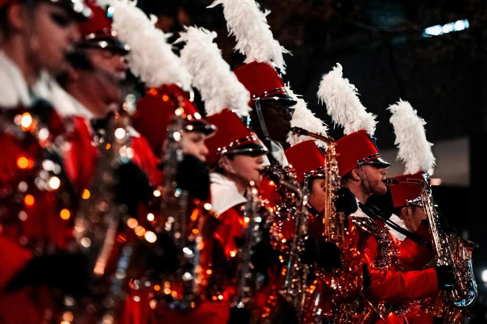 Traffic Warning, Free Parking Ideas For Christmas Parade In Minnesota ...