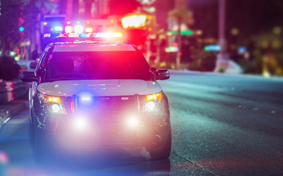 Man pepper sprays Luv 2 Smoke employee, steals $3K of merchandise ...