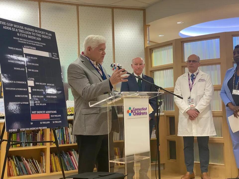 John Larson suffers brief speech pause at CT press conference - NewsBreak