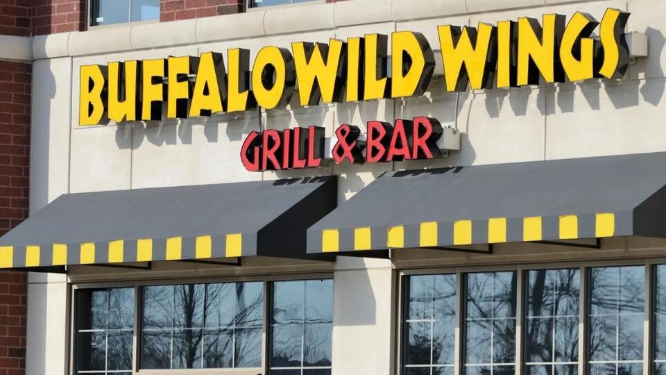 End of an Era: Buffalo Wild Wings Closing Multiple Locations Across the ...