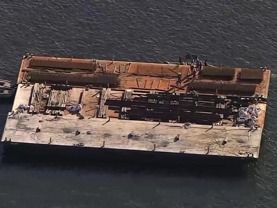 Crews search for missing boater near Howard Frankland Bridge