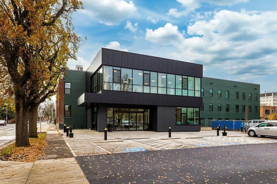 Ribbon-cutting at the Shedd to celebrate new entrance, 35 years of the ...