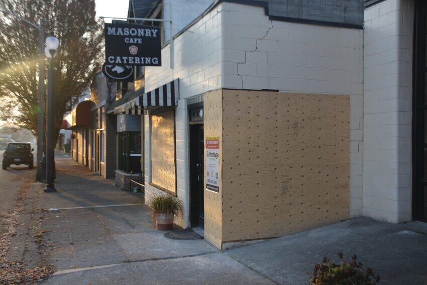 Crash that damaged bakery has not shut down businesses - NewsBreak