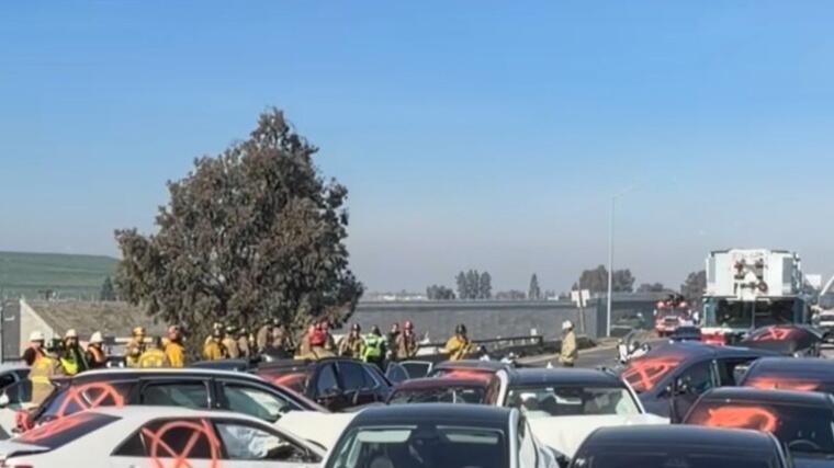 Fog Triggers Deadly Chain Reaction 17 Vehicle Crash on Highway 99 Near ...