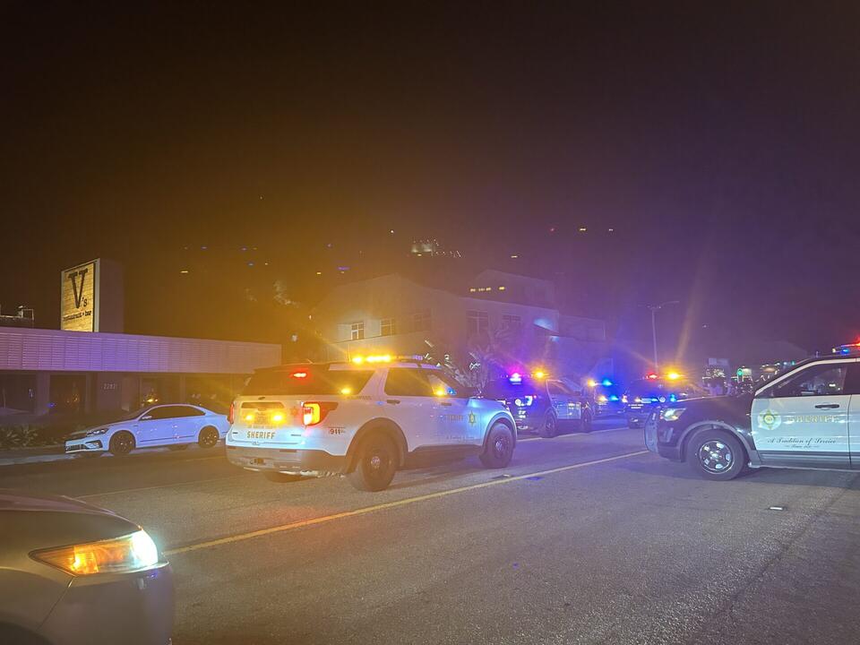 Sheriffs respond to fire and arson suspect on PCH Wednesday night ...