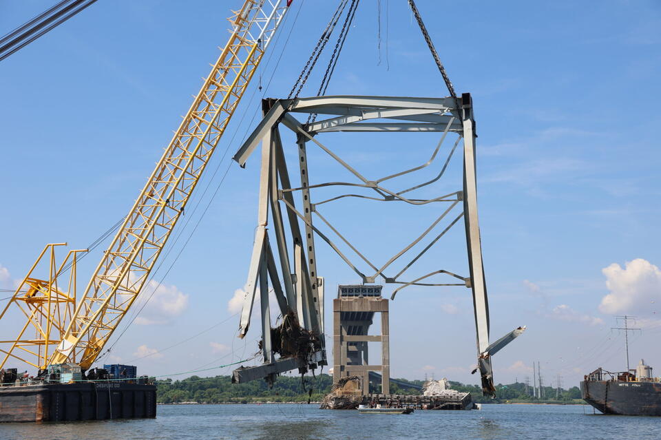 ‘Not your normal salvage operation’: Picking up pieces after Key Bridge ...