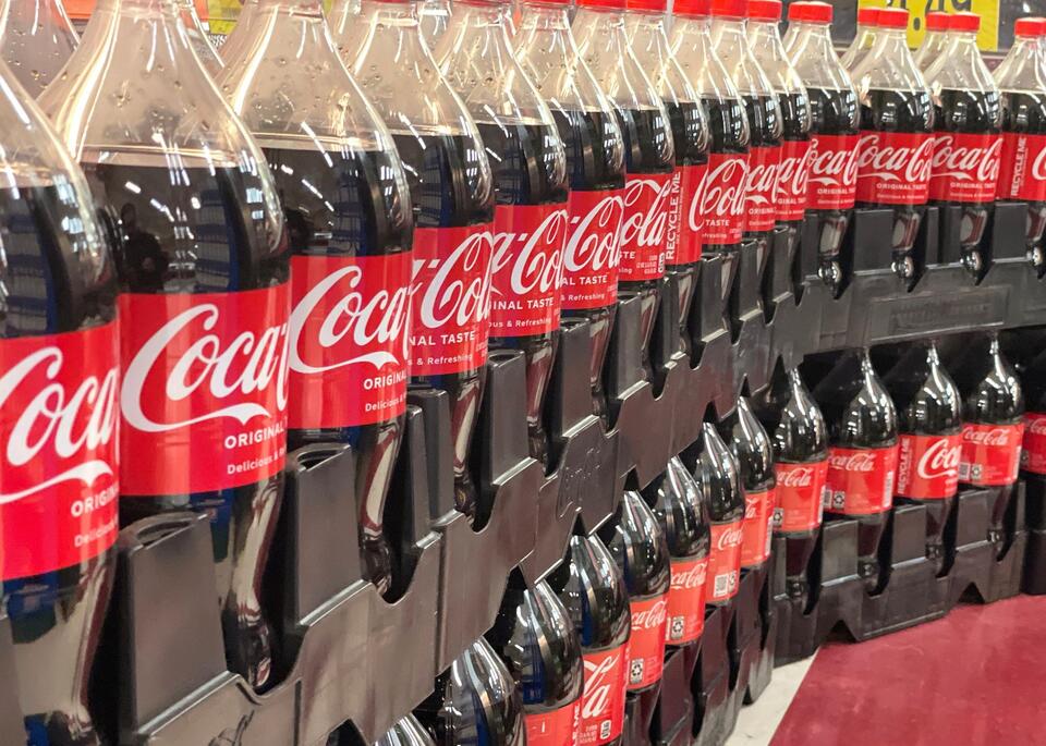 Illinois Man’s Explosive Frozen Soda Bottle Video Goes Viral - NewsBreak