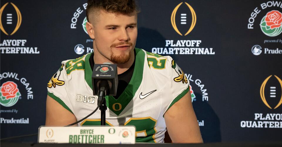 Oregon LB Bryce Boettcher weighing 'a lot' of factors in eventual pro ...