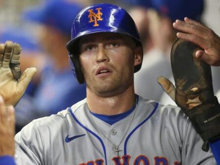 Mets outfielder suffers bizarre slip-and-fall injury in his hotel room