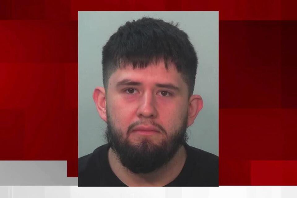 24-year-old Fort Wayne man arrested on warrant for 10 counts of child ...