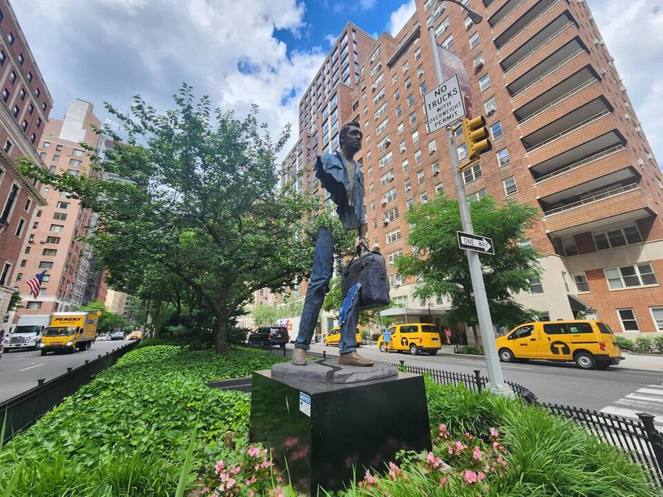 What’s Up With Those Park Avenue Sculptures of Men Missing Body Parts ...