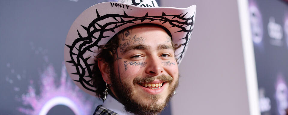 Post Malone Surprises Fans at the Ryman Auditorium With Cover of Hank ...