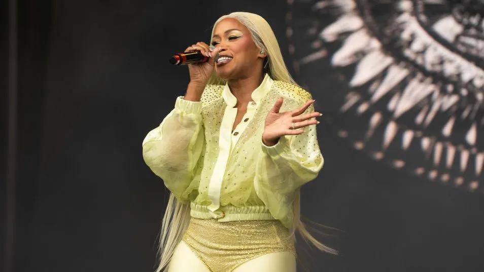 Eve Looks Like Money – Literally – On Instagram - NewsBreak