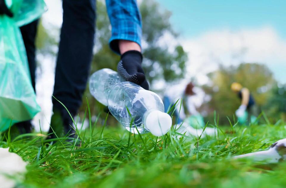 High school students team up to solve pressing community problems: 'It ...