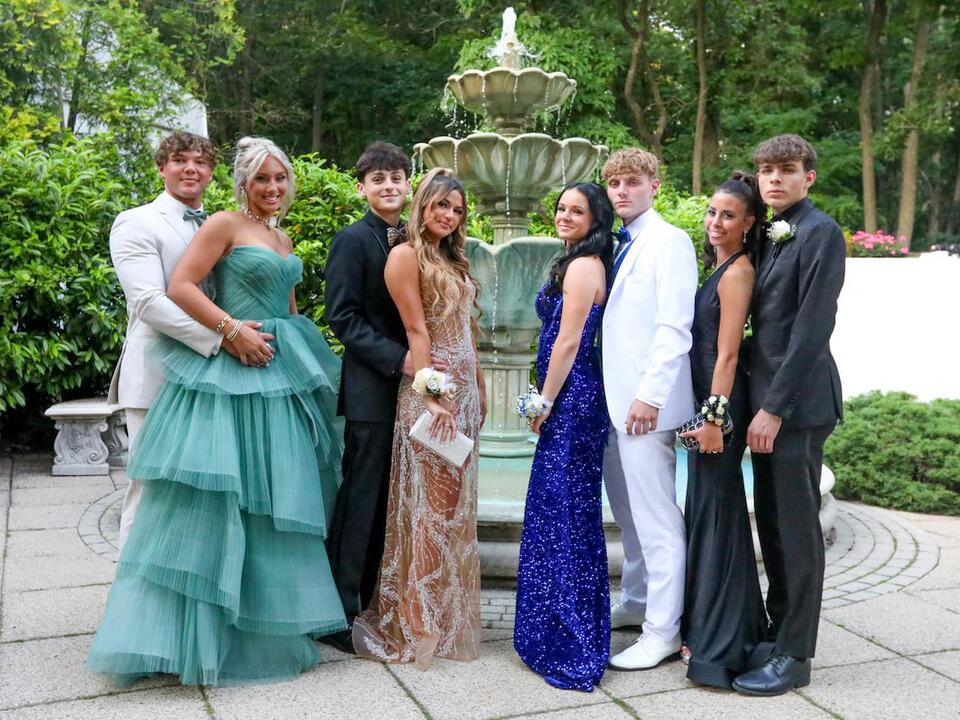 Prom 2024: Check out hundreds of photos from Staten Island’s senior proms