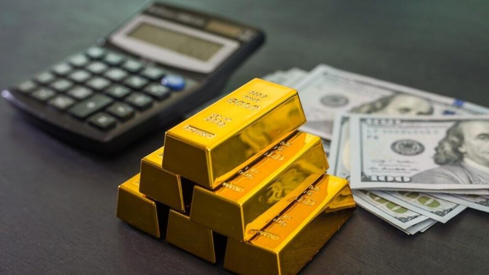 Deep Fed cuts in 2026 could spike gold and sink the dollar - NewsBreak