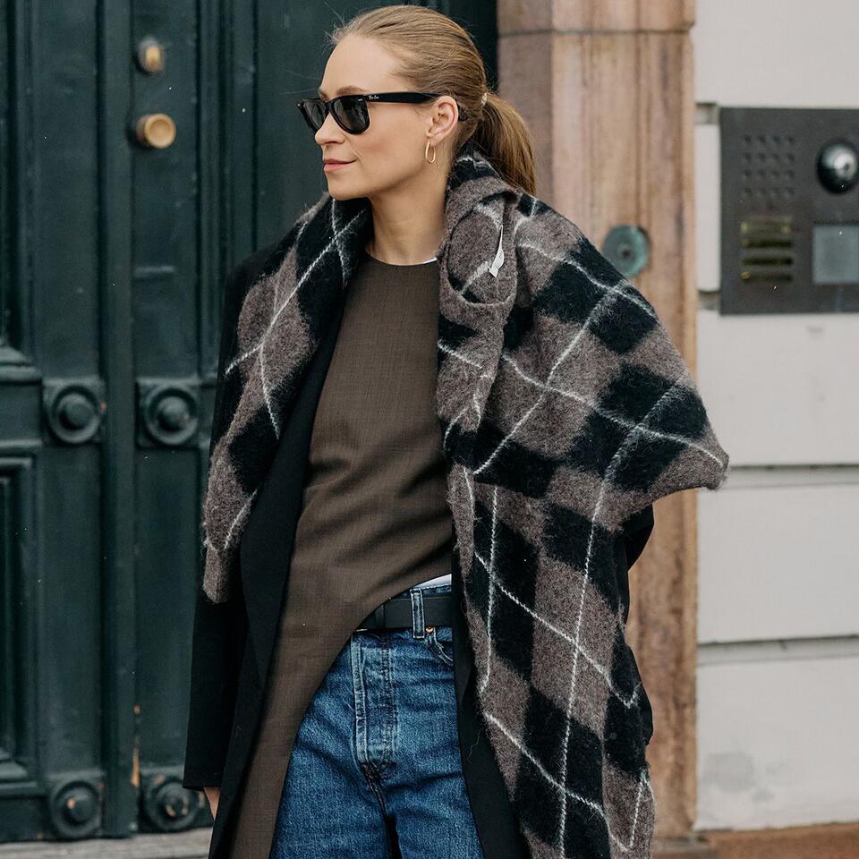 Suddenly, Stovepipe Jeans Are *Everywhere*—These Are the Shoes They ...