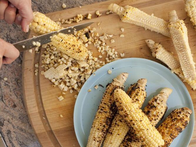 The Genius Trick To Make The Most Of Your Leftover Corn Cobs
