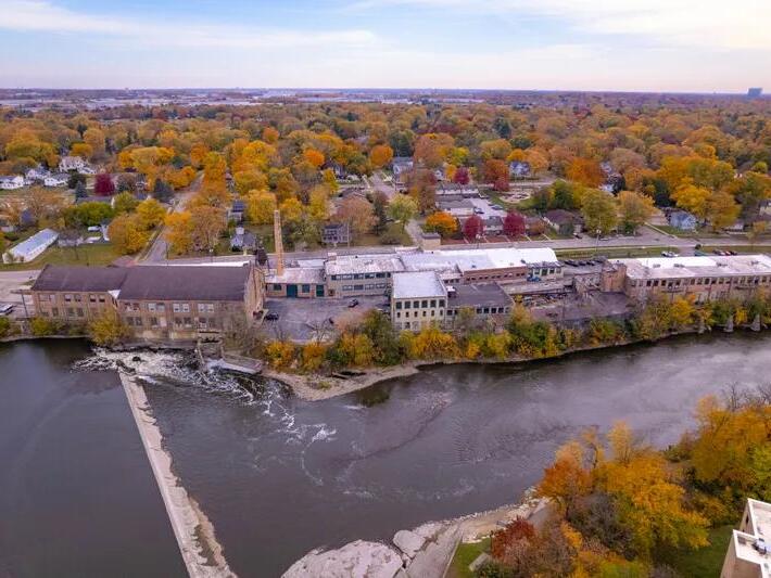Communities along the Fox River weigh fate of several dams